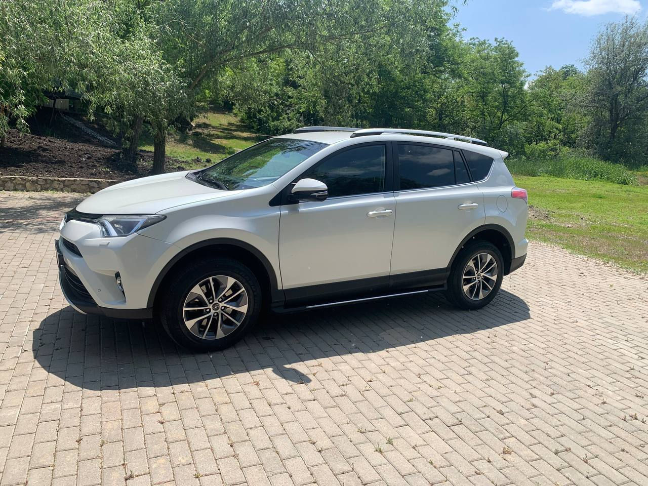 Toyota Rav 4 2017 г. с пробегом 62252 км, Гибрид, 19000