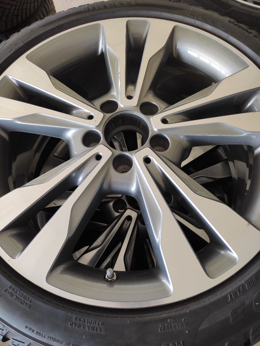 Anvelope Pirelli+discuri R18