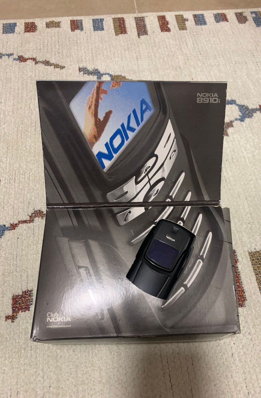 Nokia 8910i legenda