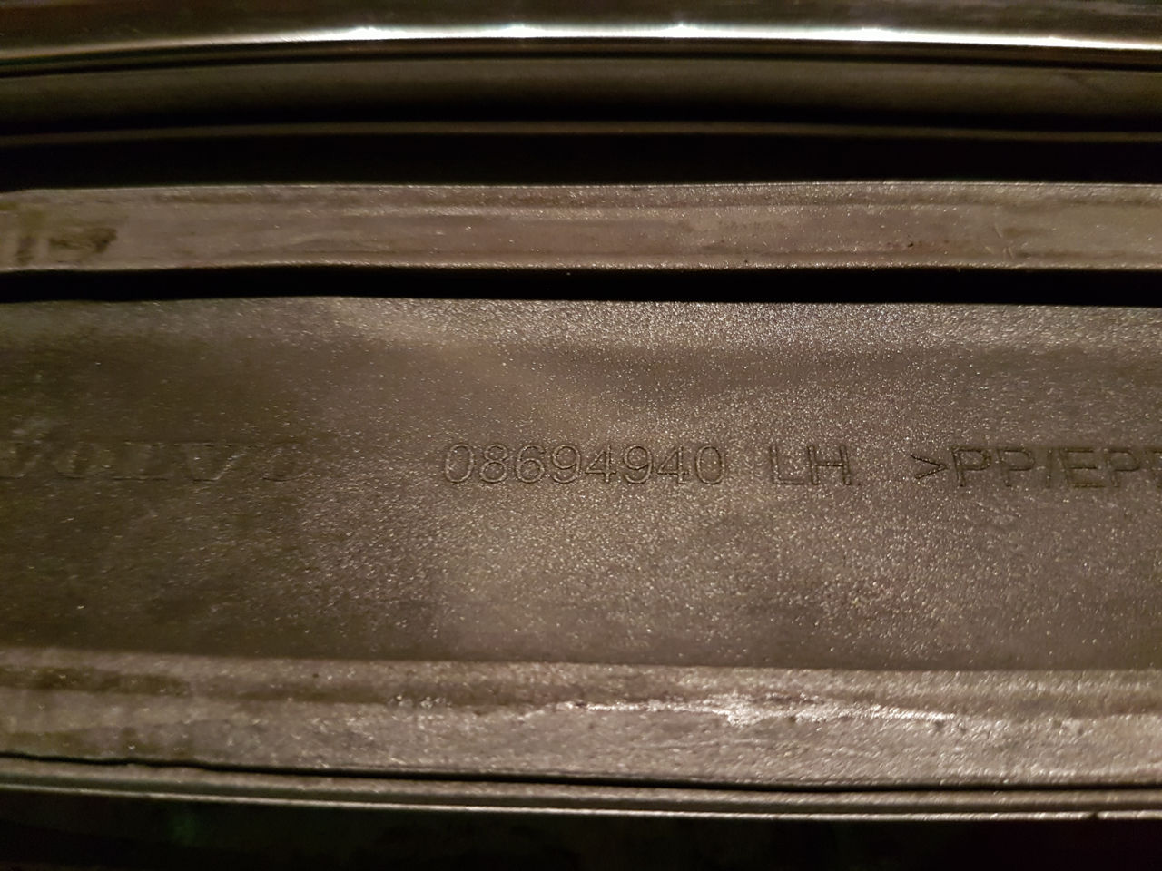 *Original* Volvo XC 90 I (2003-2014) Молдинг Задней Левой Двери 08694940 LH