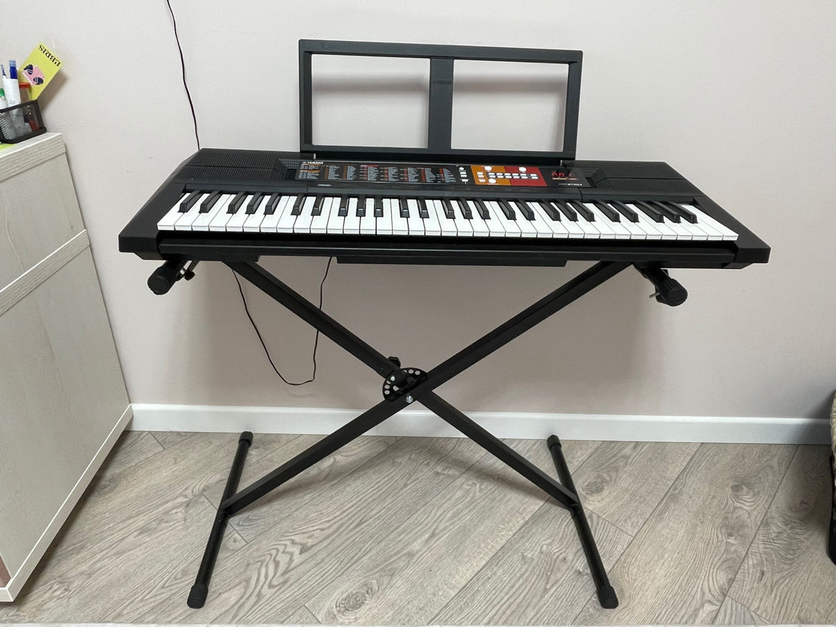 Sintizator Yamaha PSR F51