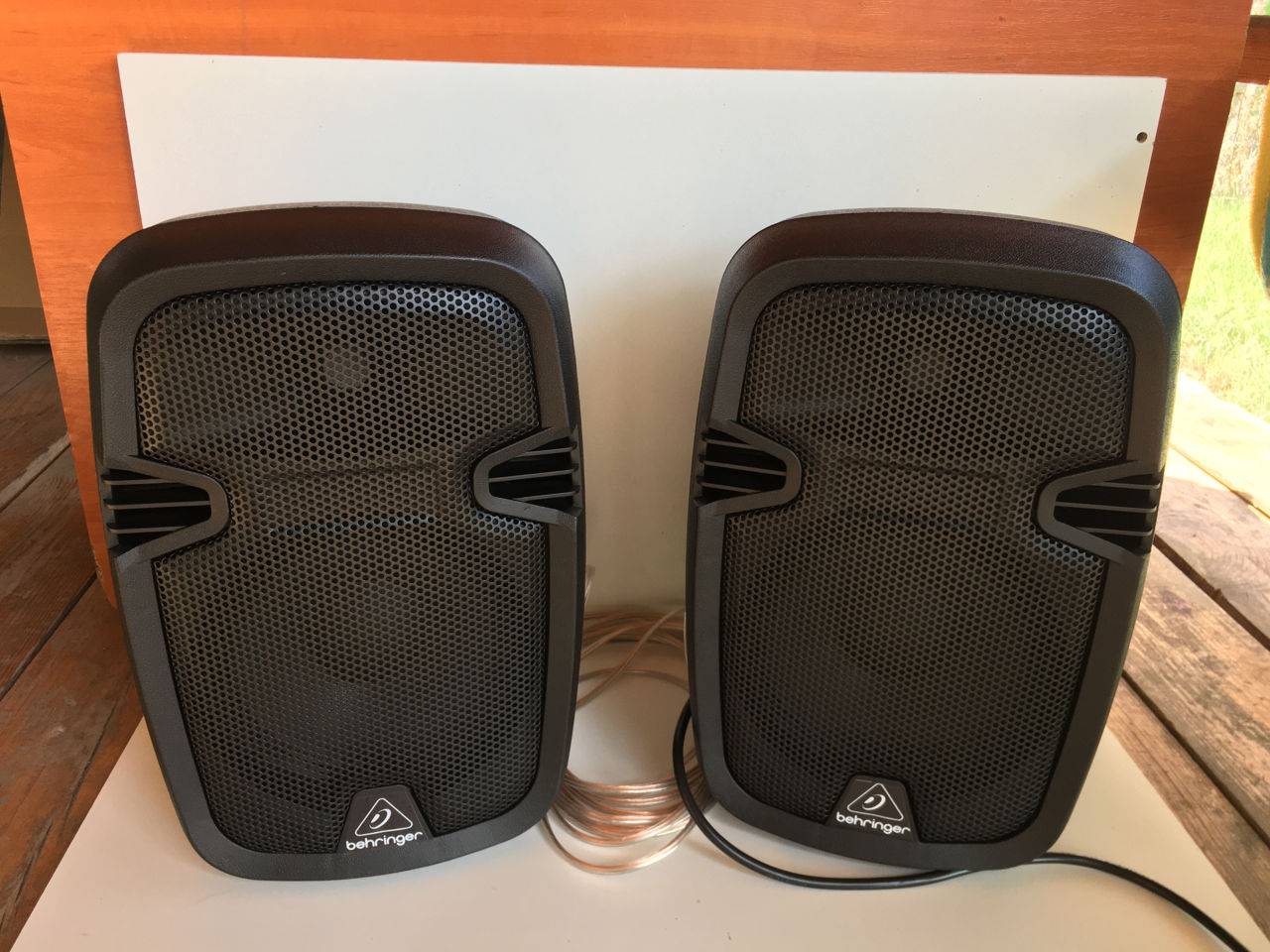 Boxe activa și pasiva la 8 diumi 400 w , la pret de200 euro - ambele