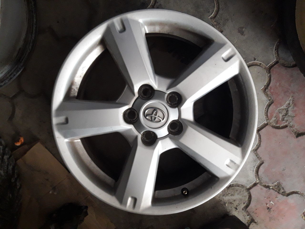 Diski na Toyota Honda Mazda Hyundai Renault kia Nissan Vw Daster Opel ford Suzuki Mitsubishi Capace