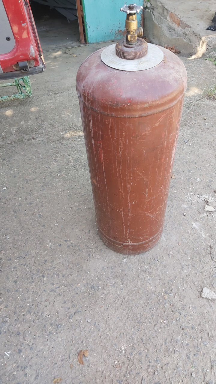 Газовый балон. 450 лей.
