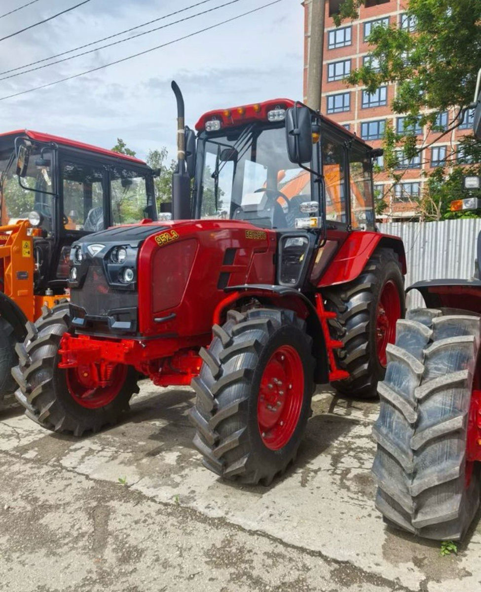 Belarus 952.3 model Nou