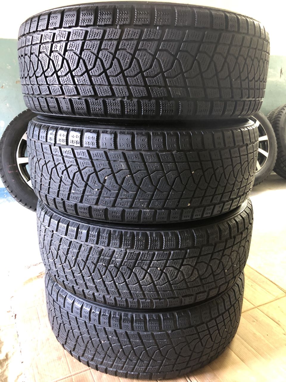 235/55 R18. Cauciucuri iarnă.