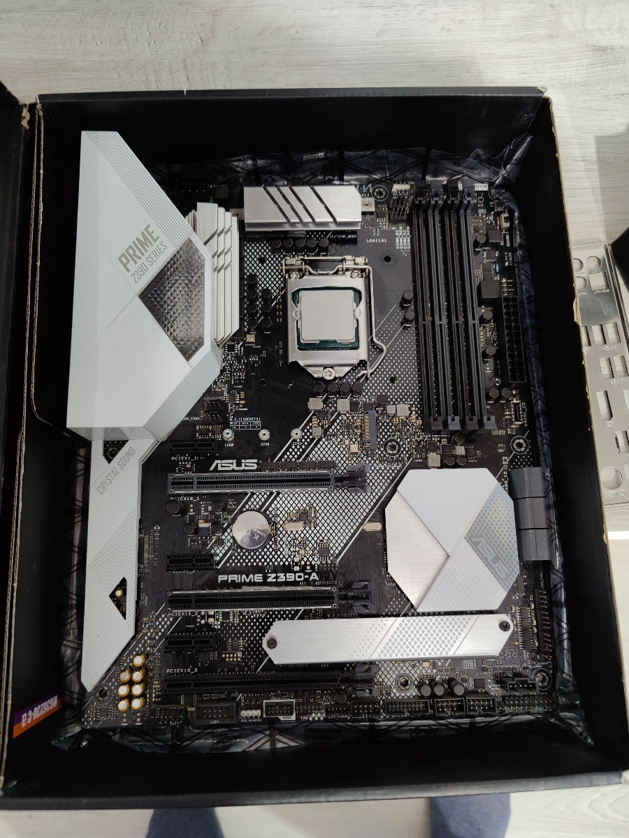 i7 9700k + Asus z390