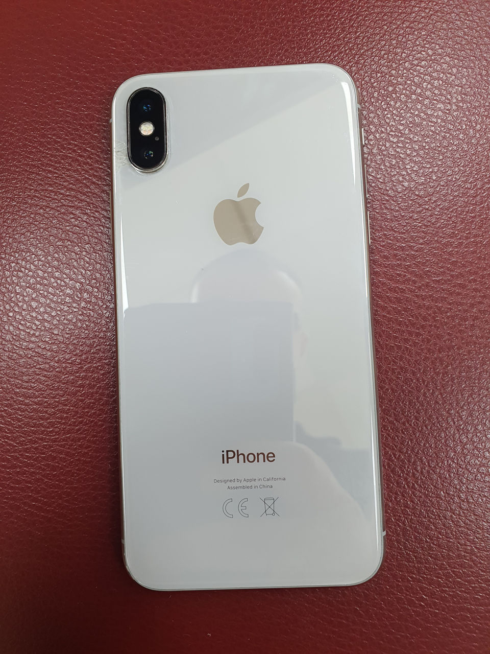 IPhone X 64Gb / 3000 Lei.