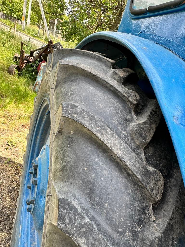 Vând tractor T40