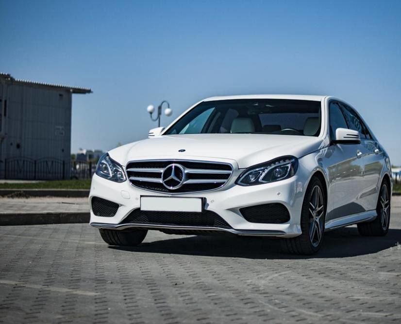 Mercedes E Class W212 facelift (restyling) albe/negre (белые/черные)