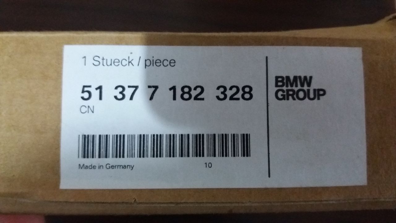 Стекло боковое правое Оригинальное BMW