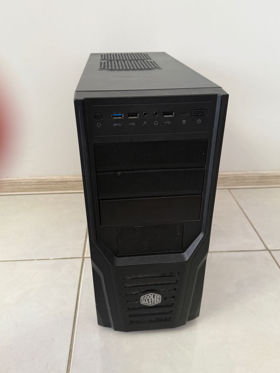 Cooler Master Elite 431 Plus mid-tower computer case. + deepcool p450W