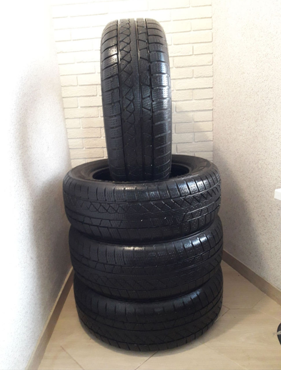 Se vind 4 Anvelope 225/60/R17