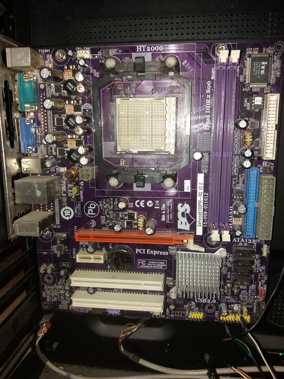 Материнская плата socket AM2, встроенная видеокарта, ddr2, + память Ram 1gb