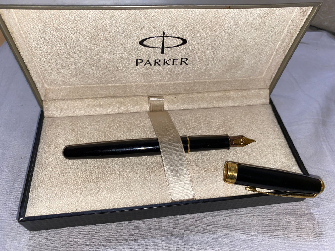 Ручка Parker перо позолота