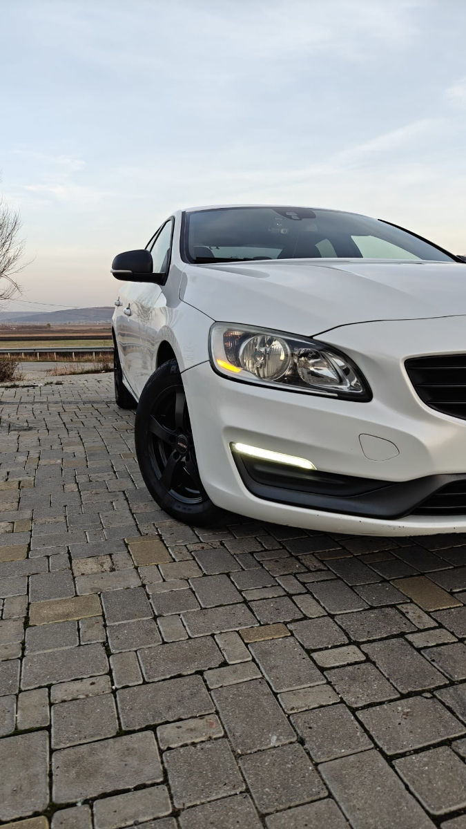 Volvo S60 an. 2014 cu rulaj 179000 km, Diesel, 10800