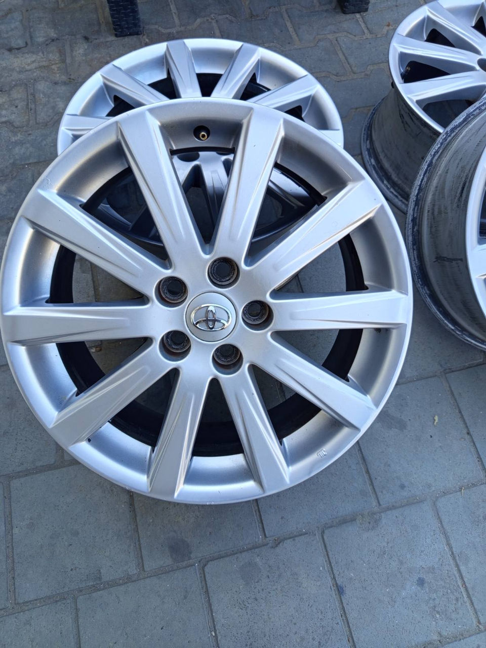 R 18. .5/114.3 . Toyota