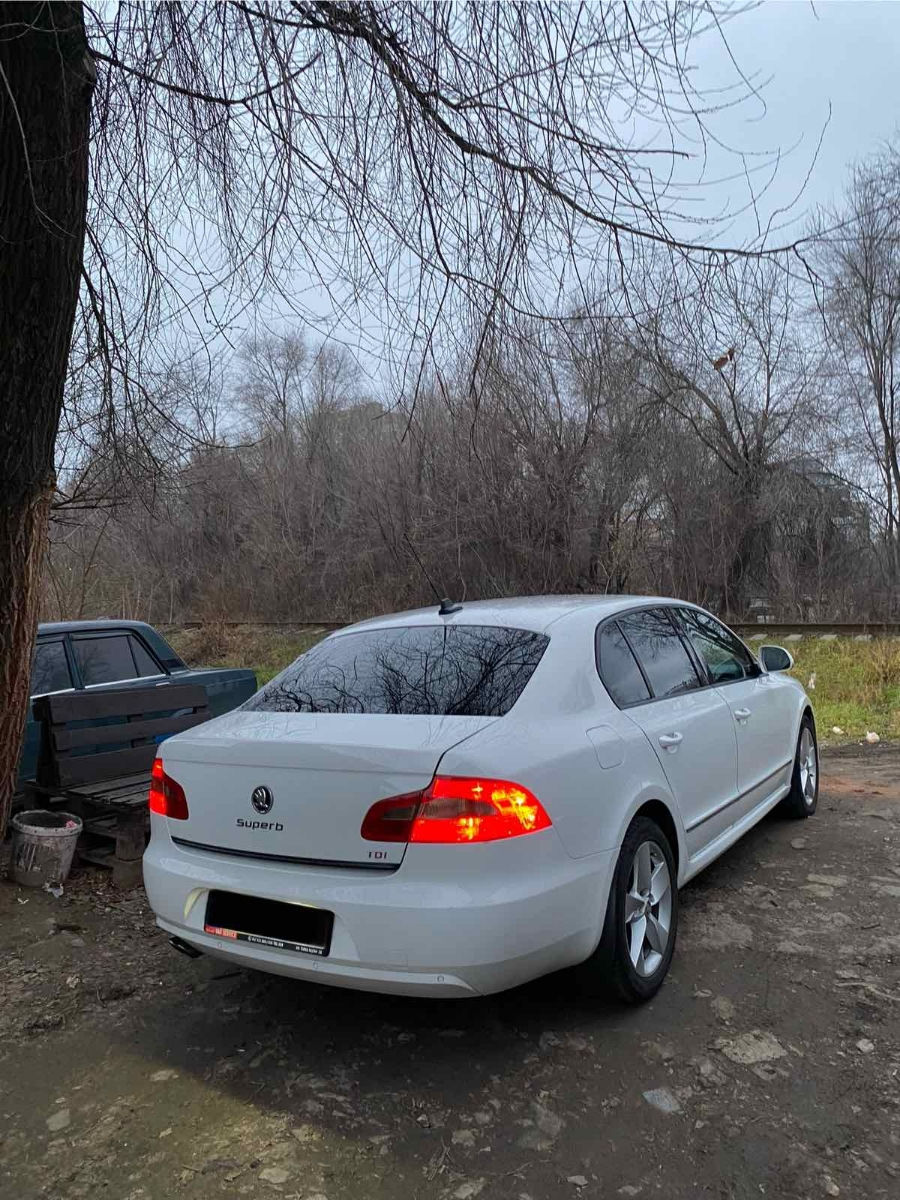 Skoda Superb 2009 г. с пробегом 281000 км, Дизель, 12000