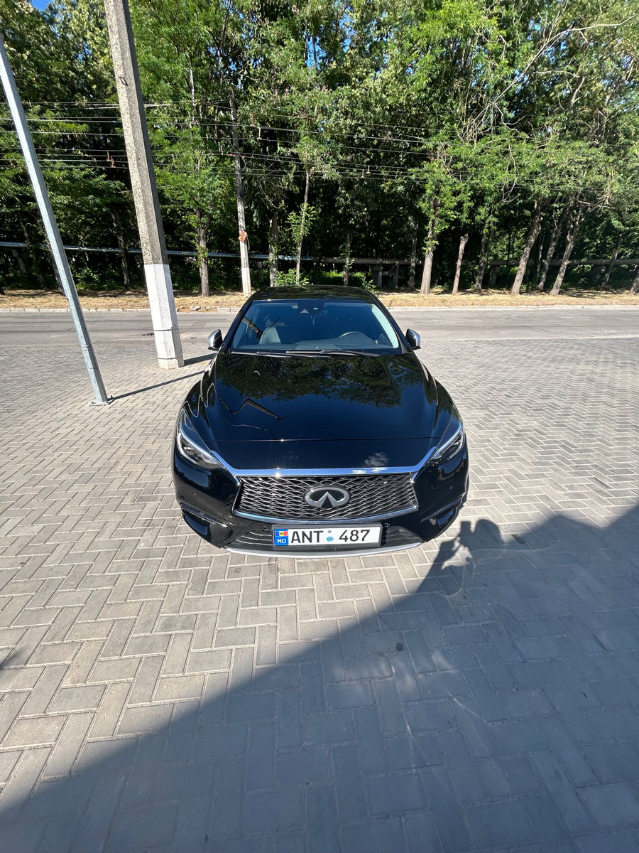 Infiniti Q30 an. 2016 cu rulaj 81000 km, Diesel, 11400