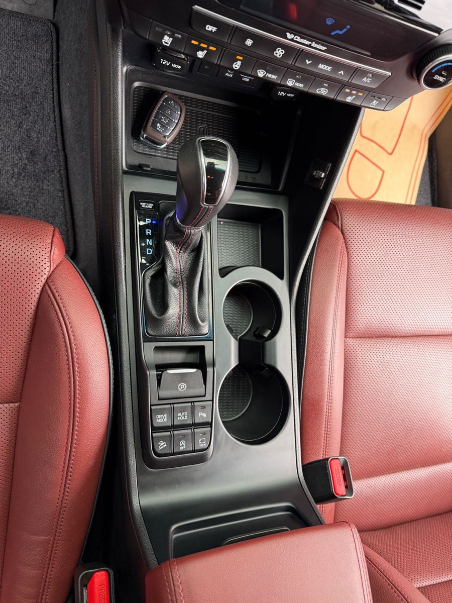 Hyundai Tucson 2020 г. с пробегом 135000 км, Дизель, 24999