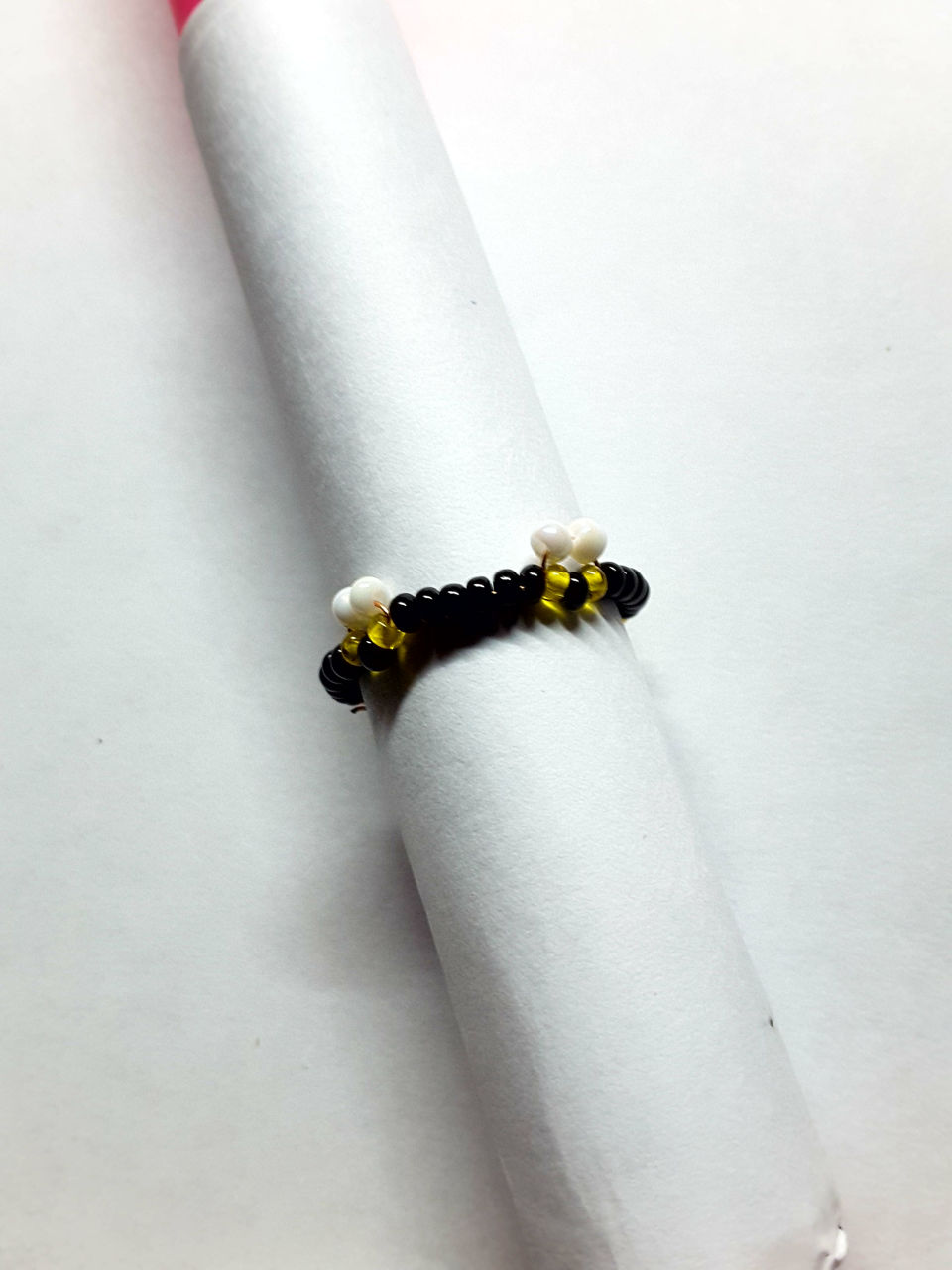 Inel cu albinuțe din biser