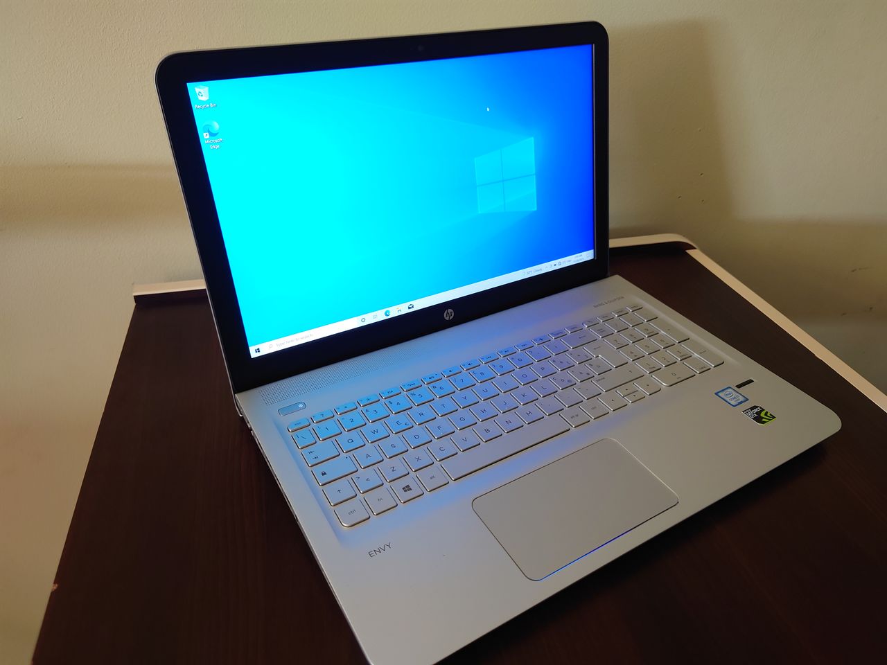 HP Envy 15 i7-6500u Nvidia Geforce GTX 950M 4GB