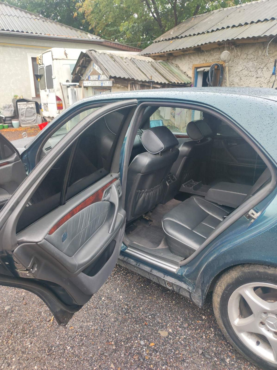 Mercedes E-Class an. 1997 cu rulaj 160000 km, Diesel, 1200