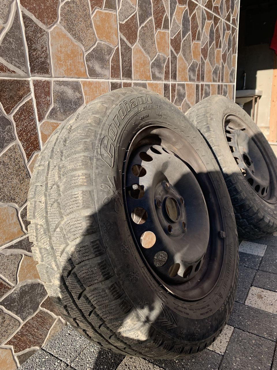 Vand 4 anvelope cu jante