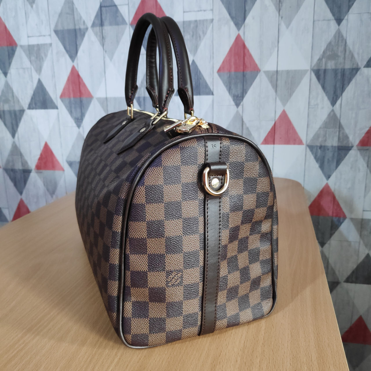 Geanta Louis Vuitton. Piele ecologică.