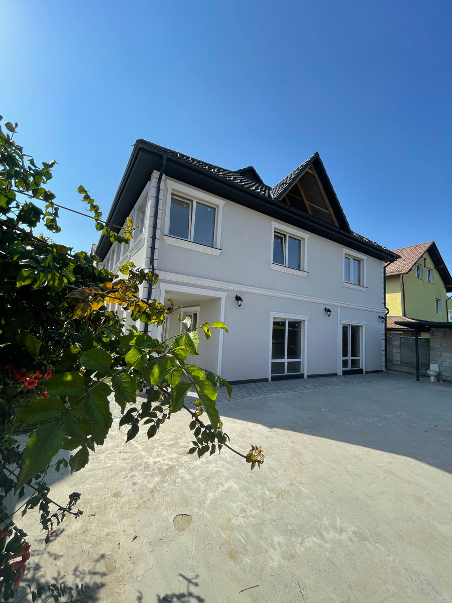 Chisinau, Codru , Casa in 2 nivele!