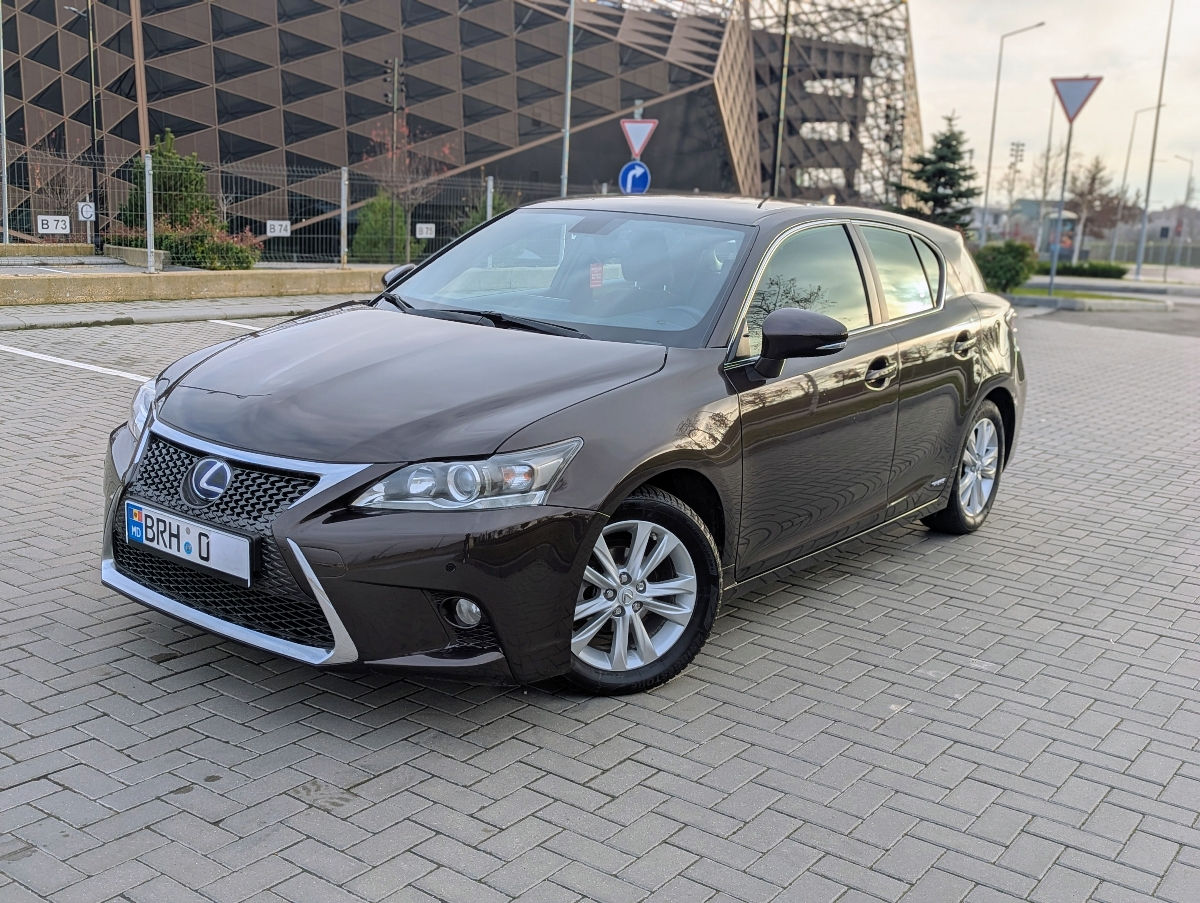 Lexus CT Series an. 2014 cu rulaj 185000 km, Hybrid, 10200