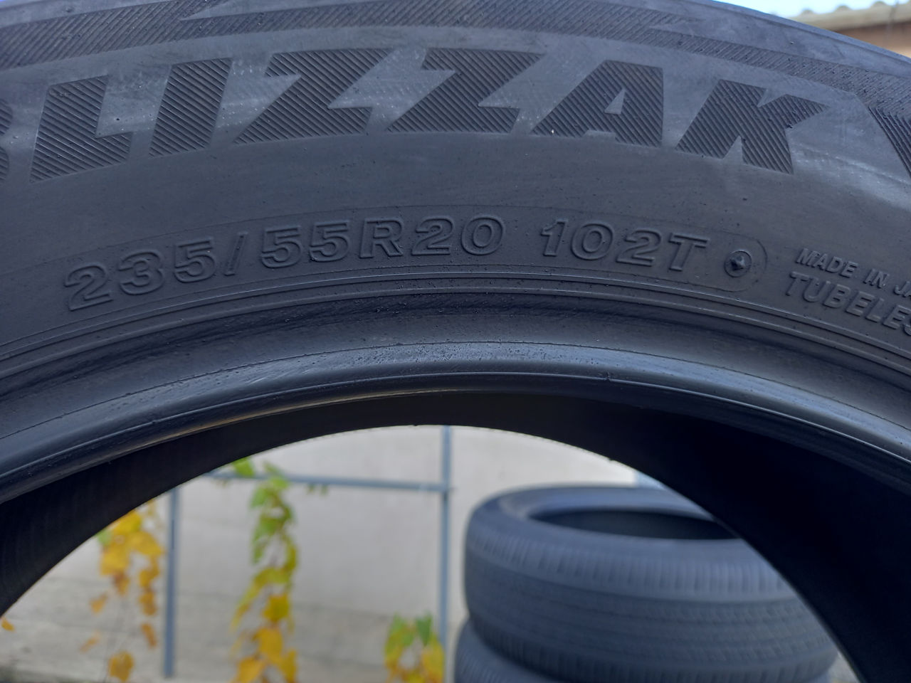 235/55 R20