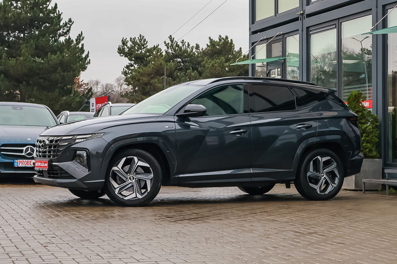 Hyundai Tucson 2022 г. с пробегом 86500 км, Гибрид, 27450