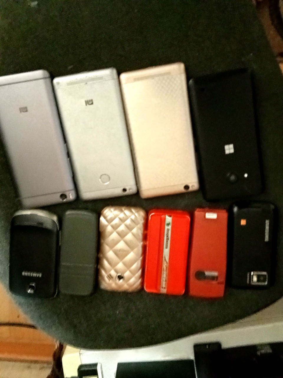 Vind telefoane veci lucratoare cu 150 lei Chocana