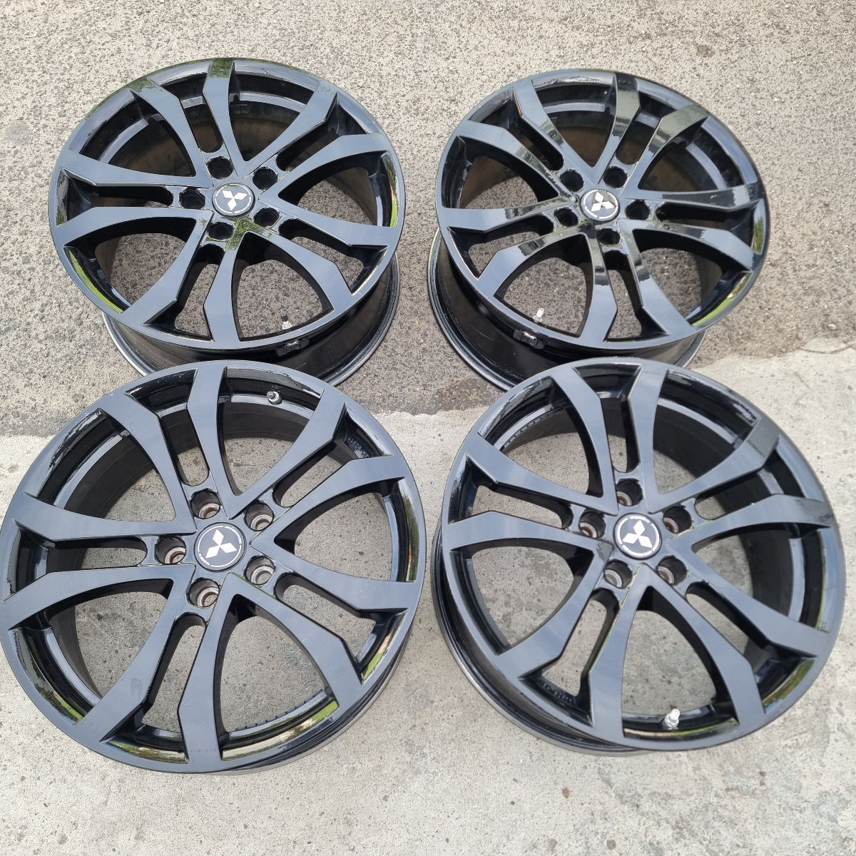 R18 Mitsubishi Toyota Lexus Honda Kia Hyundai 5x114.3