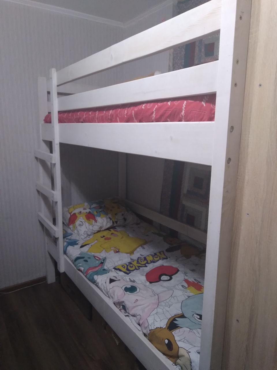 Двухярусная кровать деревянная