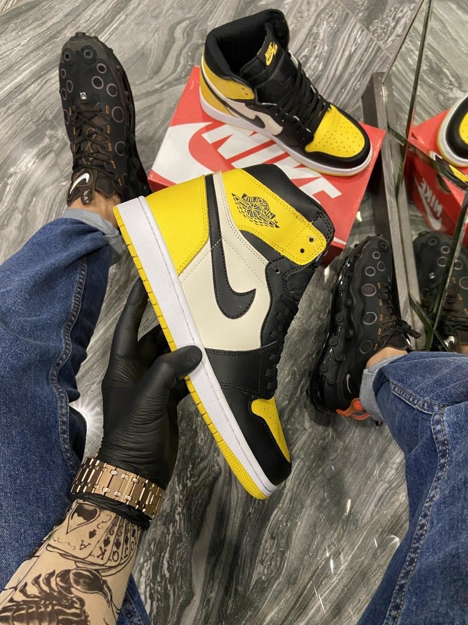 Nike Air Jordan 1 Retro Yellow & Black