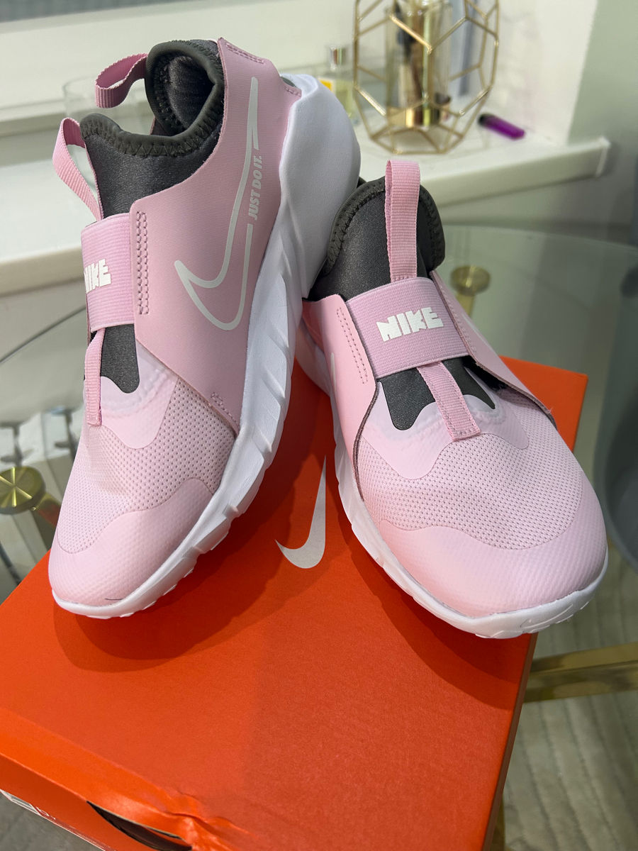 Adidași Nike noi