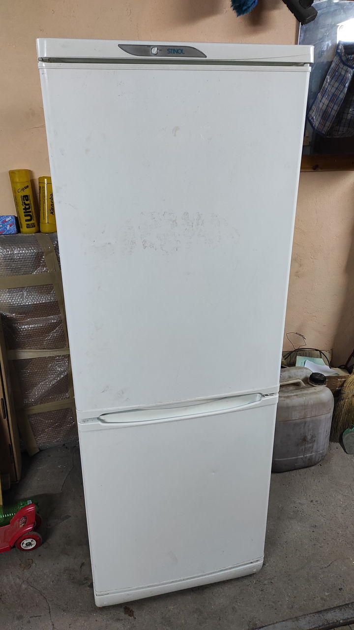 Se vinde frigider Stinol