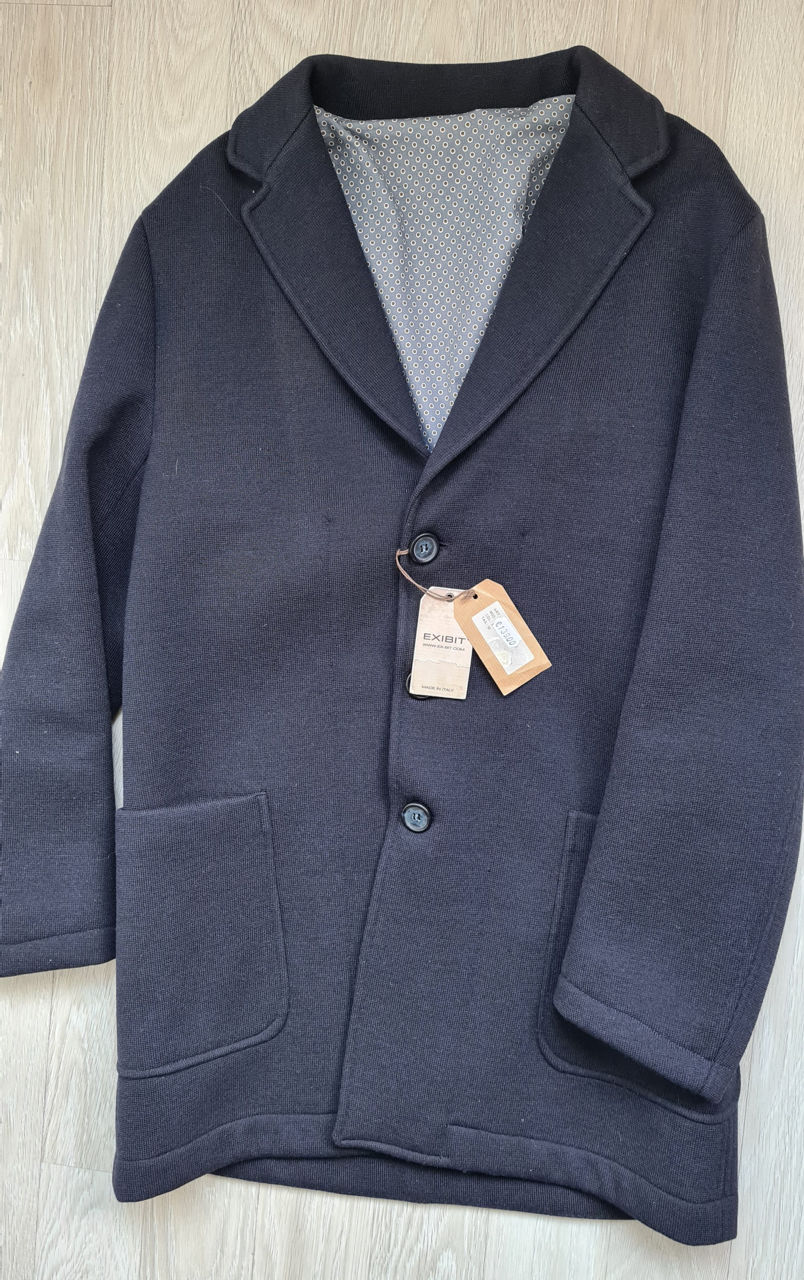 Palton Benetton, Exibit mar. 48-50