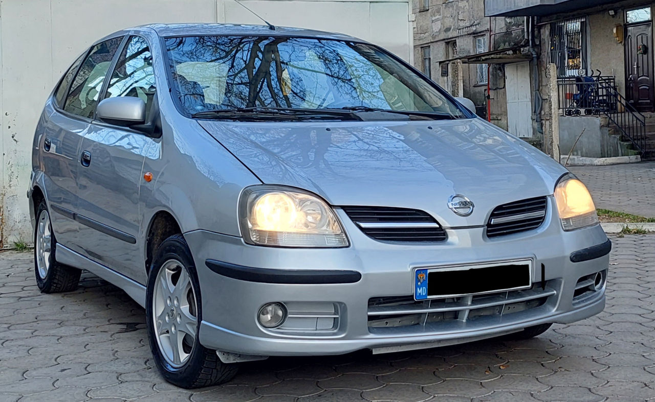 Nissan Almera Tino