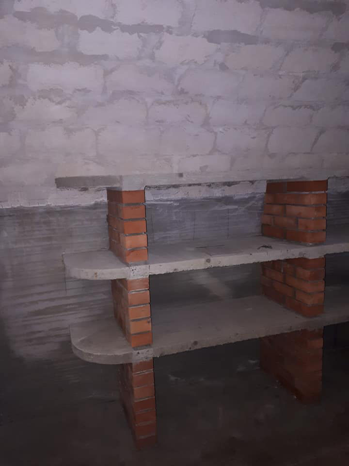 Rafturi pentru beci. beci classic