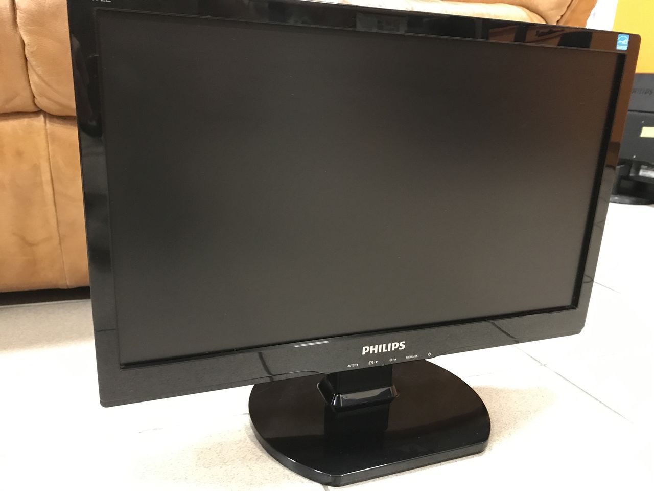 Philips 192E1SB 19" отличное изображение!!!