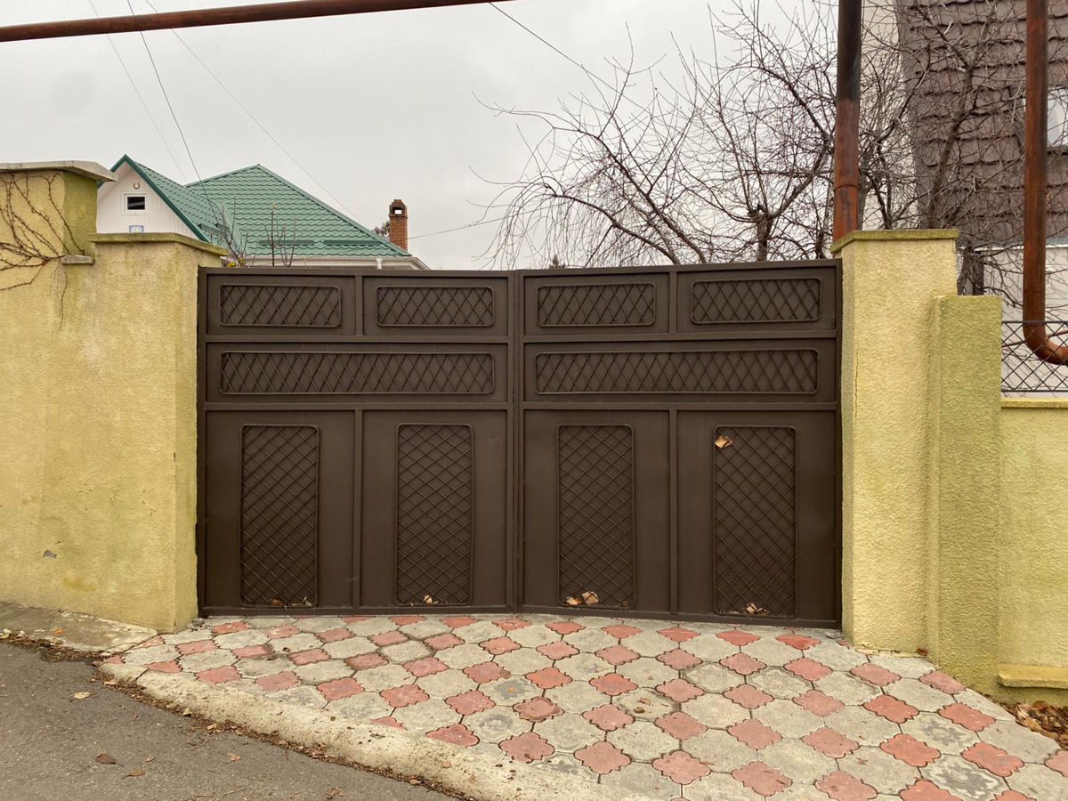 Poarta pentru ograda si casa