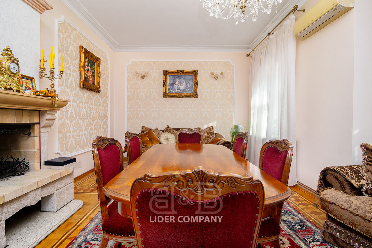 Exlusiv Casă În Sectorul Botanica 3 Nivele 450 Mp +teren 8 Ari Zonă De ...