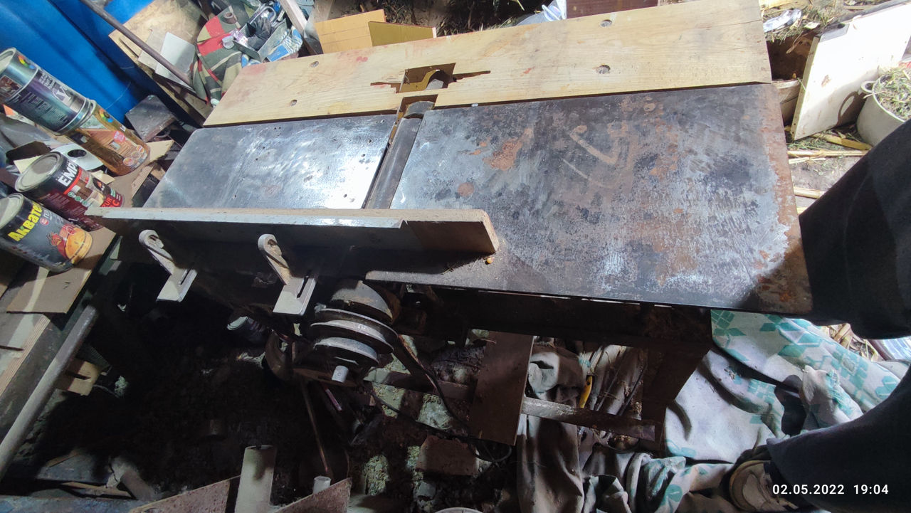 Станок циркуляра+ абрик стол железный , надёжный