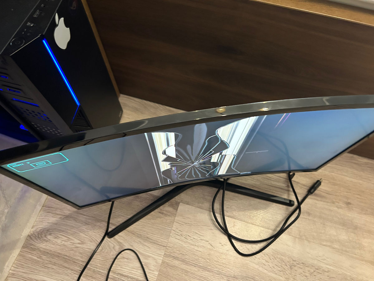 Monitor stricat 144hz Samsung