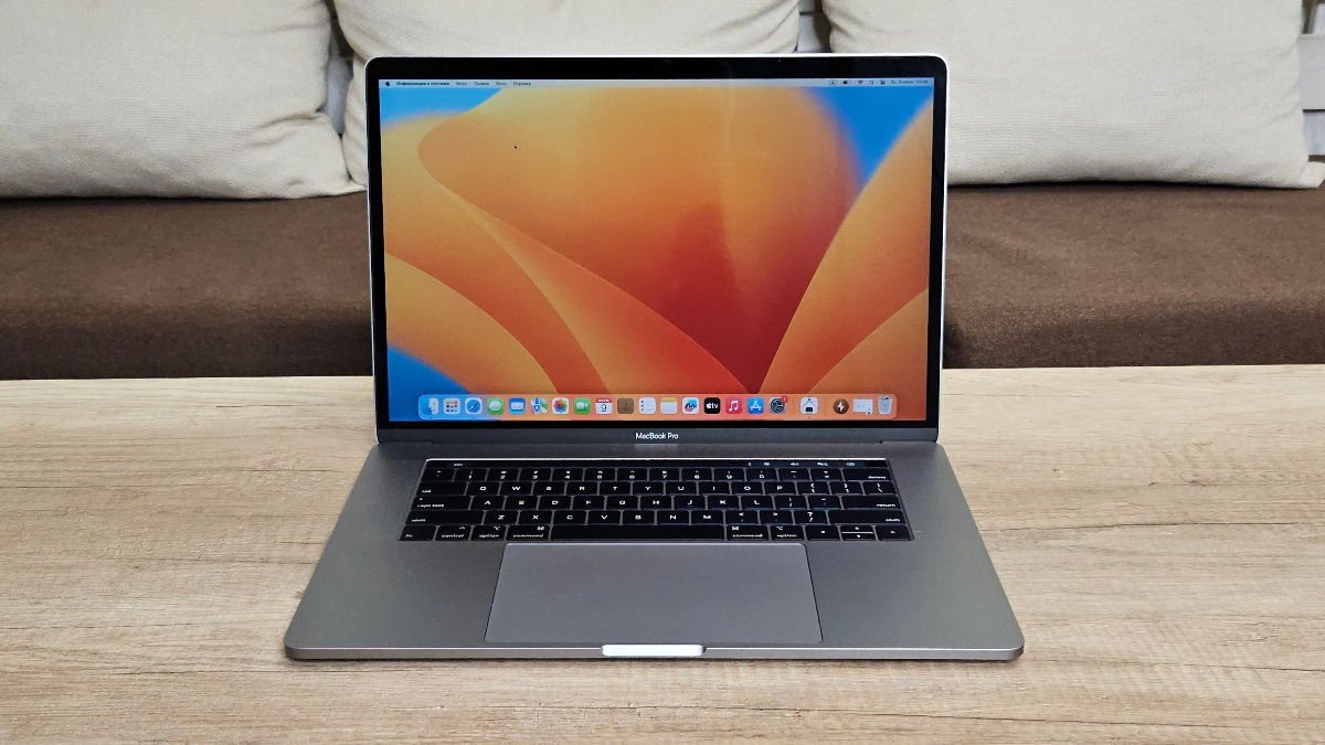 Macbook Pro 15 2018 (i9 8x 4.00Ghz, 16Gb, 256Gb, Radeon Pro 555 4Gb)