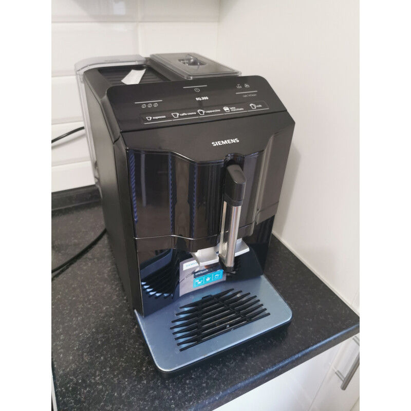 Aparat de facut cafea prepară complet automat