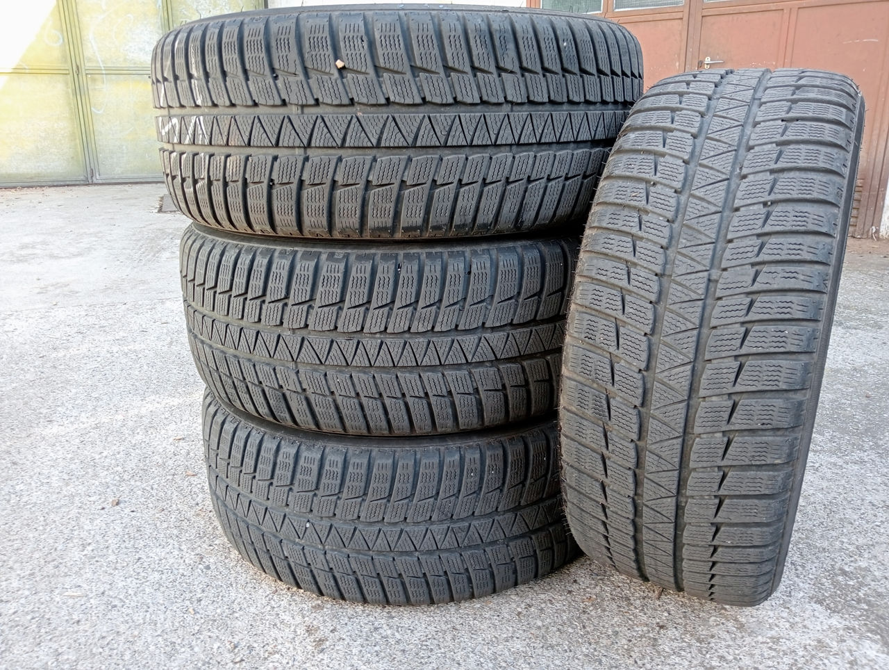 245 45 R18 Falken RunFlat